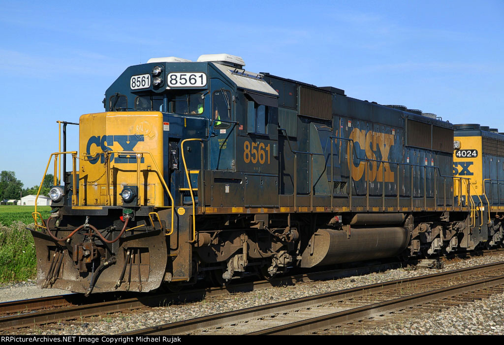 CSX 8561